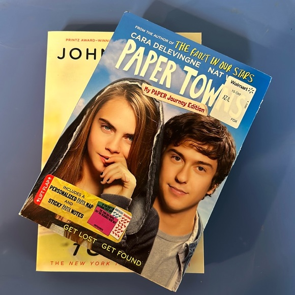 Other | Paper Towns Movie And Book Set | Poshmark